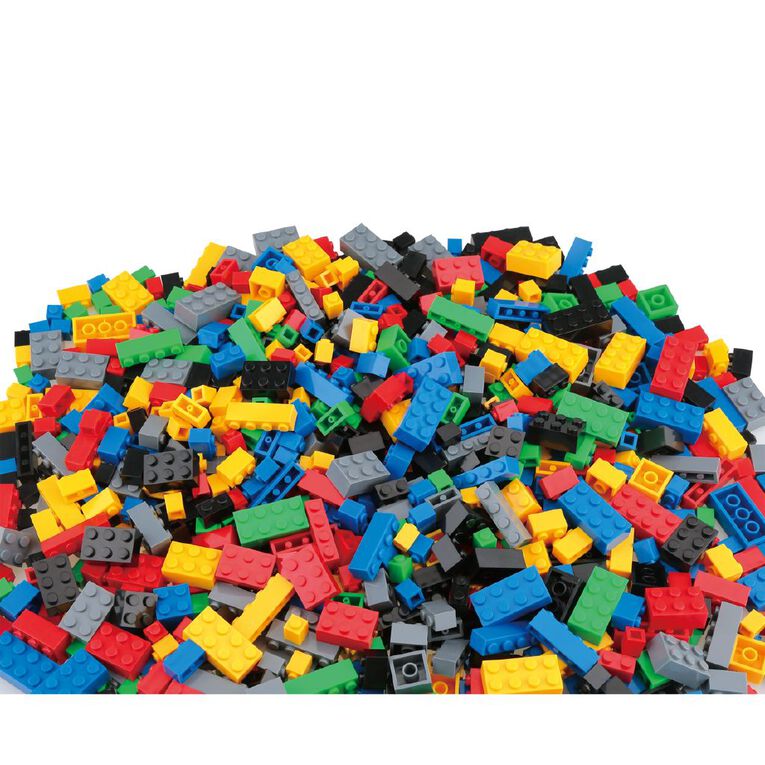 Play Studio Building Block Bucket 500 Piece Set | The Warehouse