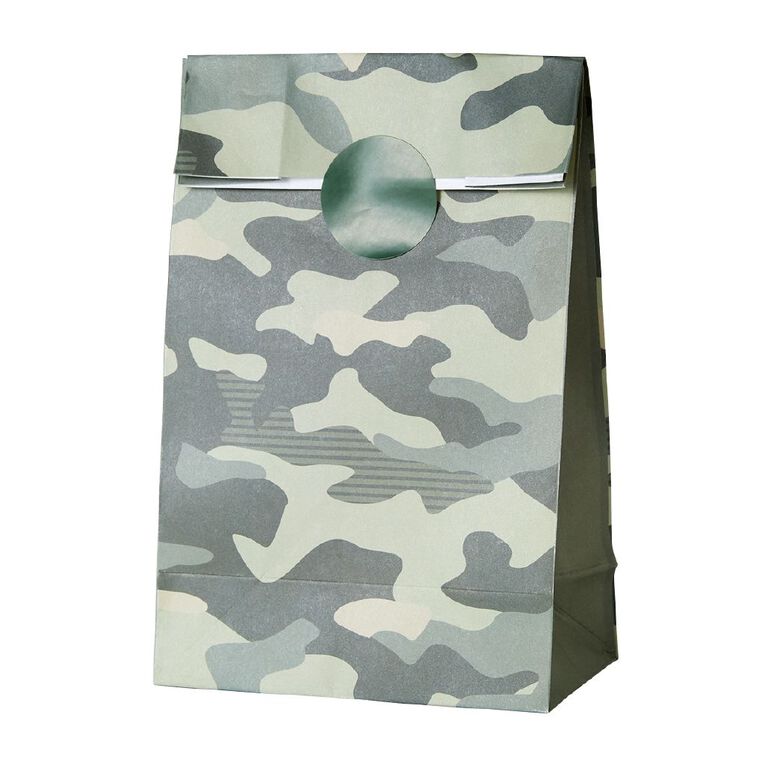 Party Inc Camo Paper Loot Bags with Seals 12cm x 22cm 8 Pack | The ...