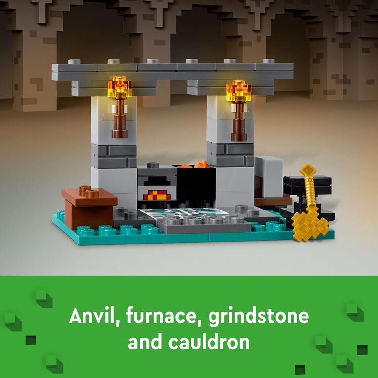 LEGO Minecraft The Armory 21252 | The Warehouse