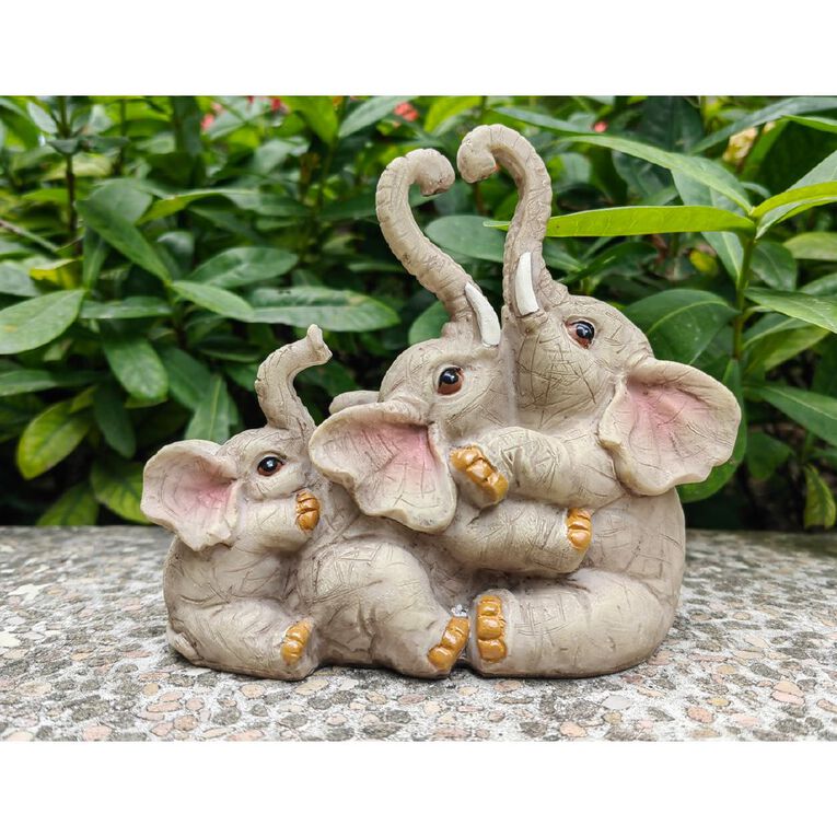 Kiwi Garden Mini Elephant Family Resin | The Warehouse