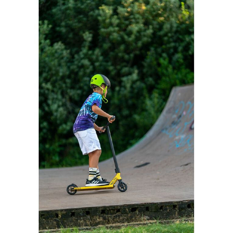 MADD Dial Fit System Helmet Size 56-59cm Green/Black | The Warehouse