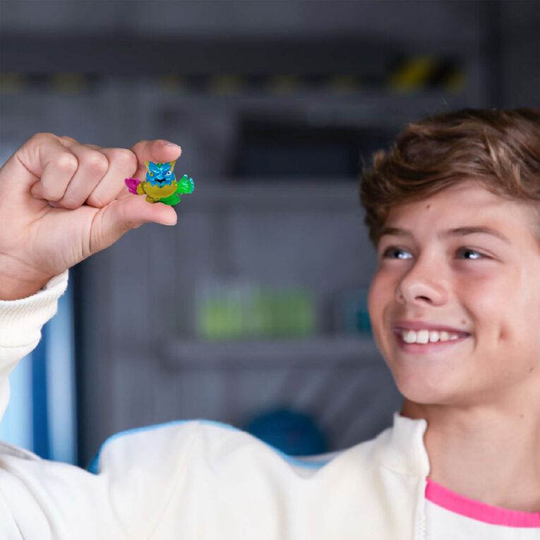 Mr Beast Lab Swarms Atomic Lab 5 Pack Series 2 | The Warehouse